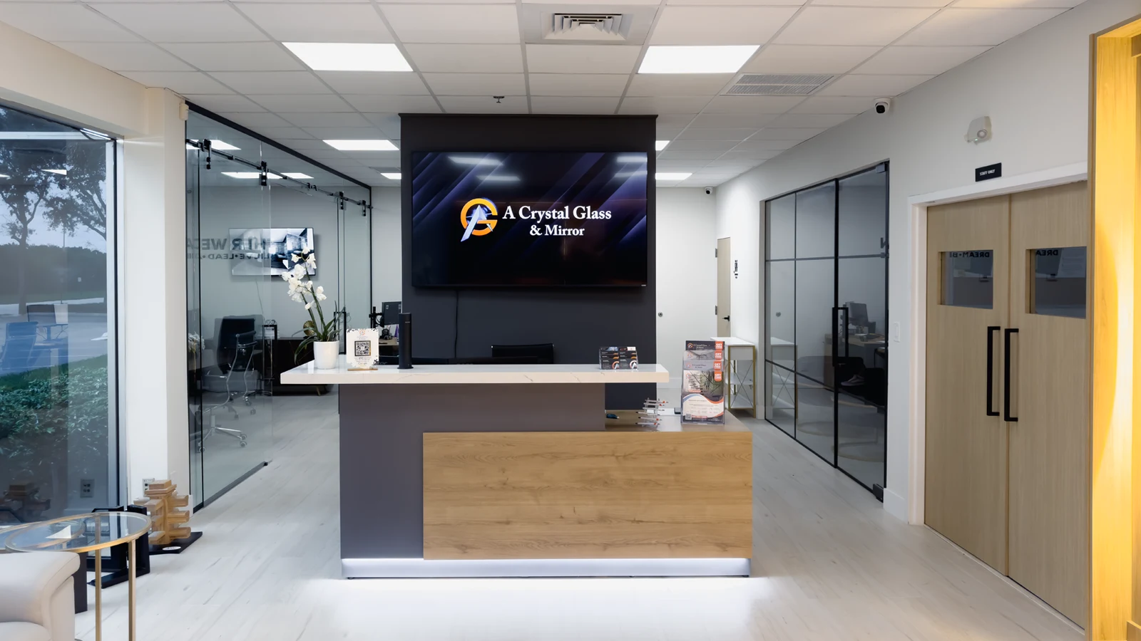 About us - A Crystal Glass & Mirror