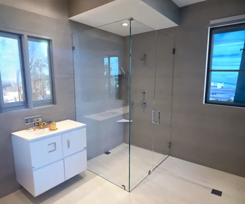 Neo Angle - A Crystal Glass & Mirror